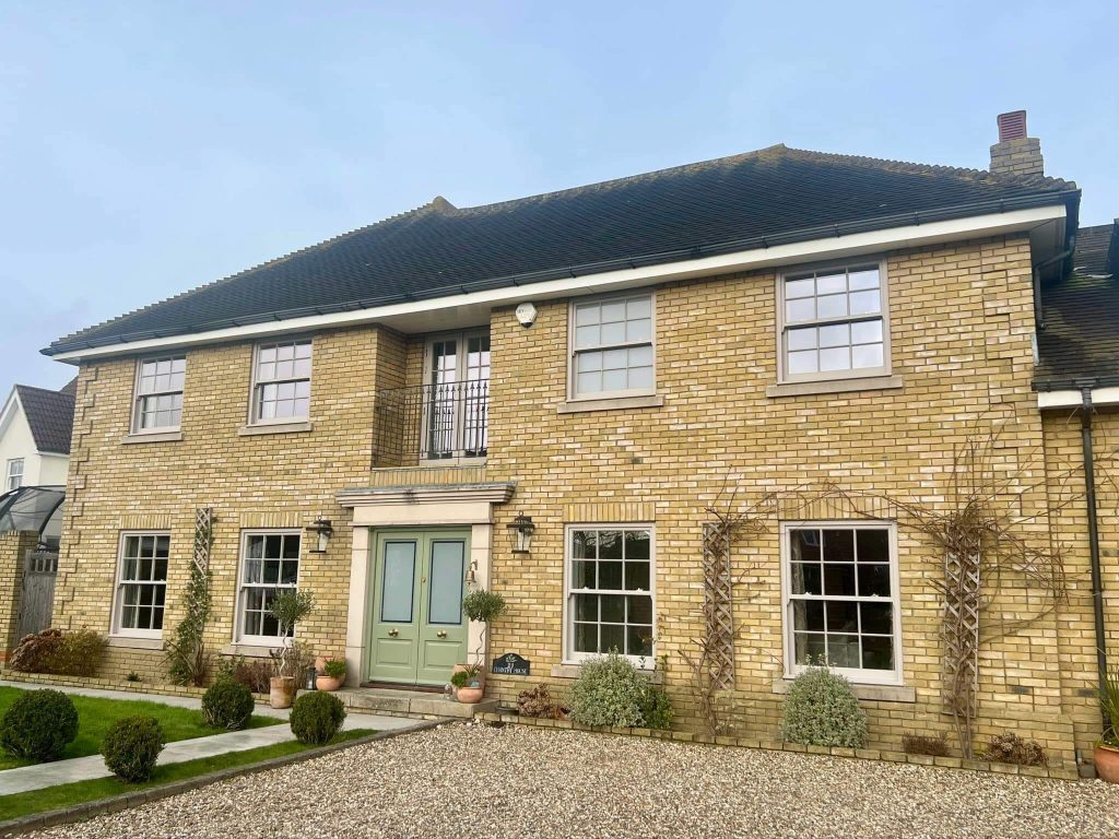 Timber & Ali-Composite Windows Case Studt - Lomax & Wood